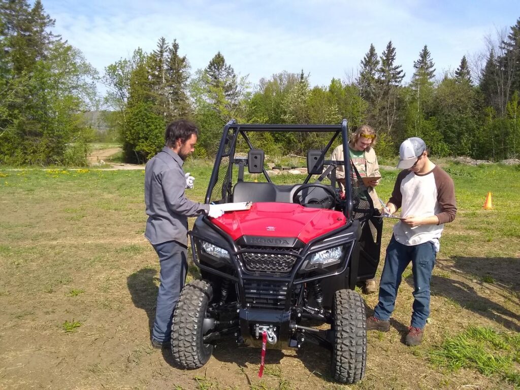 UTV safety driving for company workers - Cours de Conduite VTT - Côte à ...